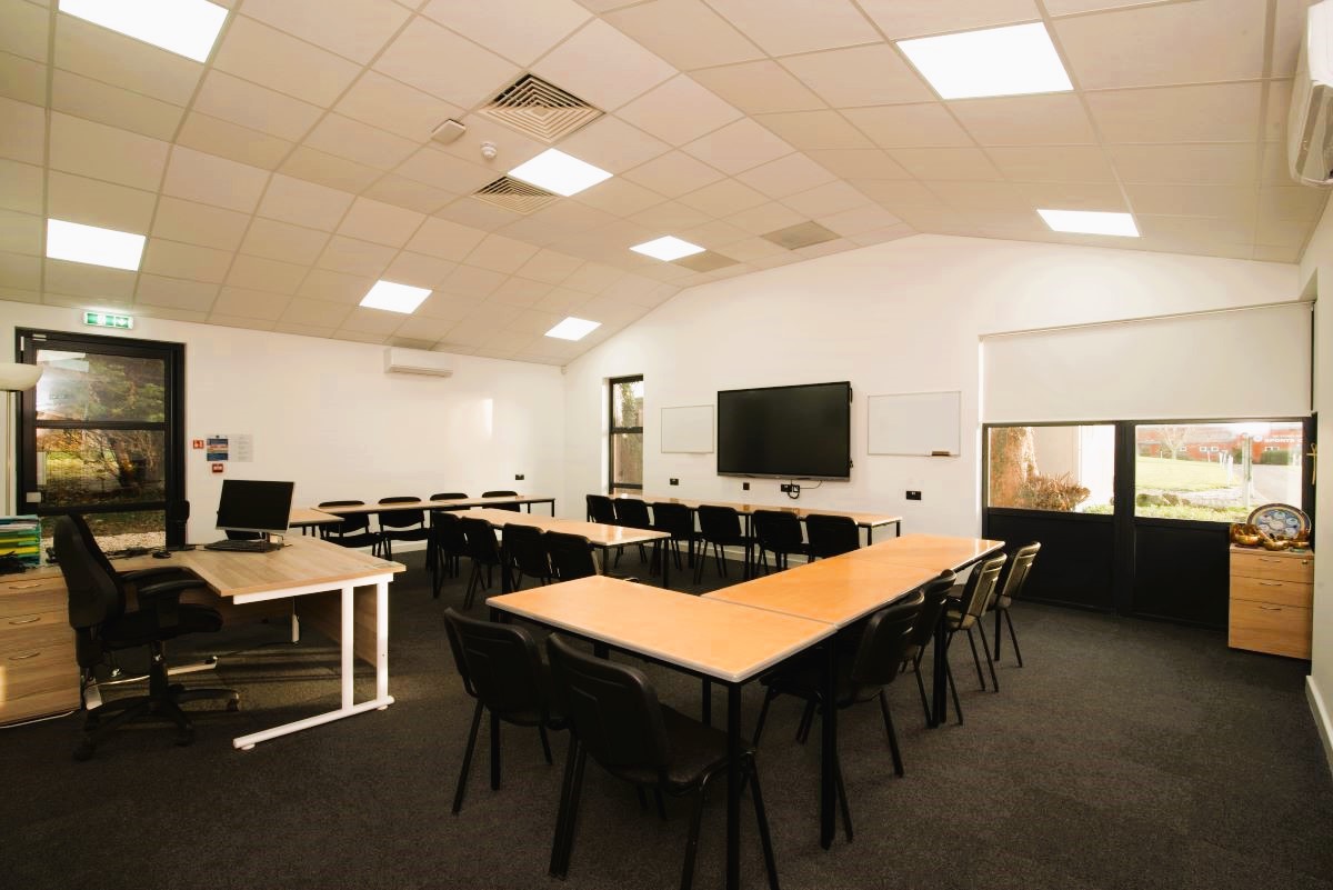 Hybrid ventilation system for Vertis modular school